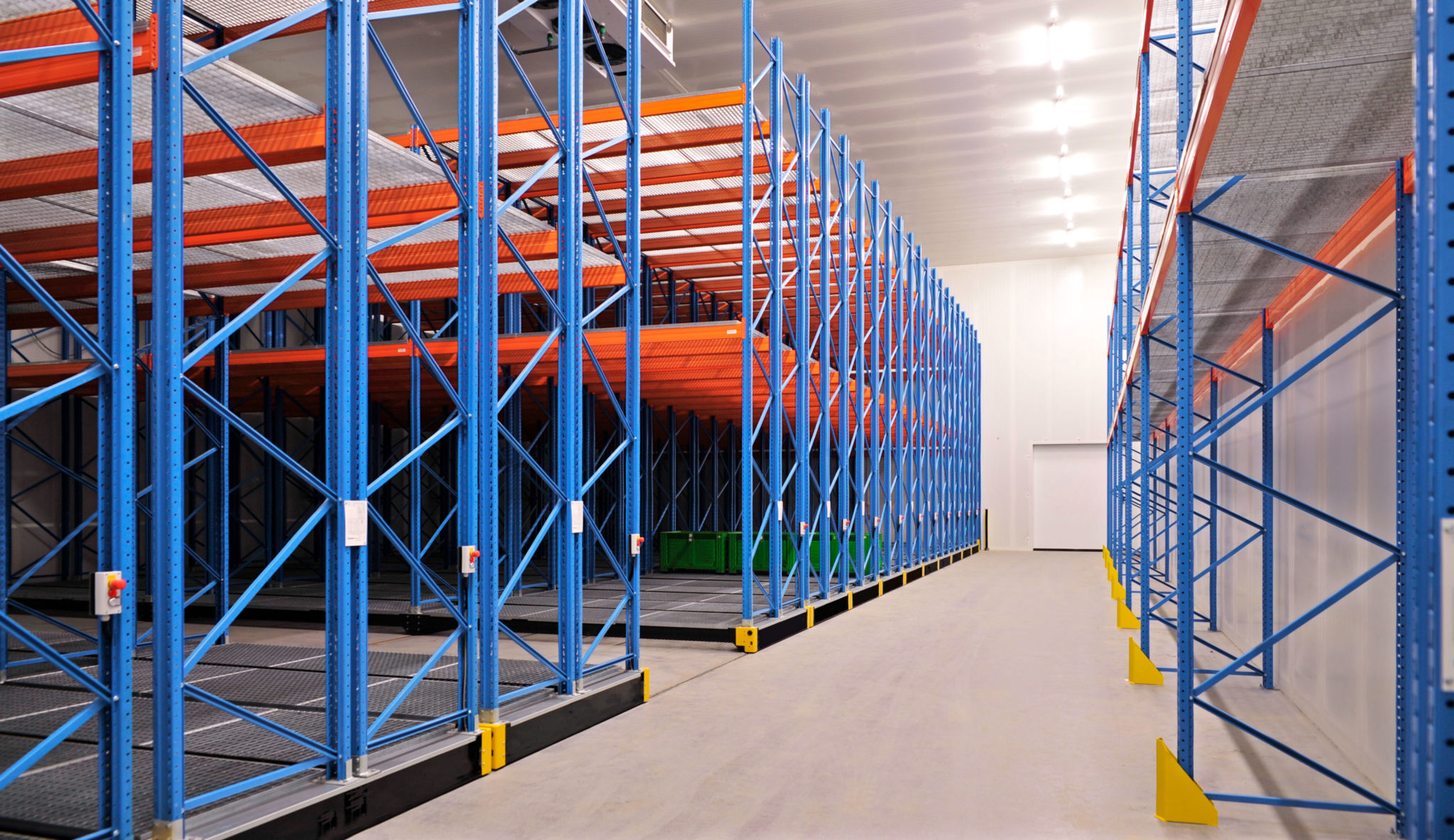 Apa Itu MOBILE RACKING SYSTEM?