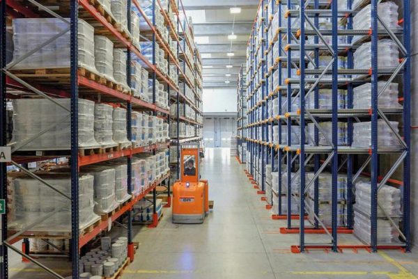 RAK PABRIK UKURAN BESAR UNTUK PENYIMPANAN BARANG PRODUKSI