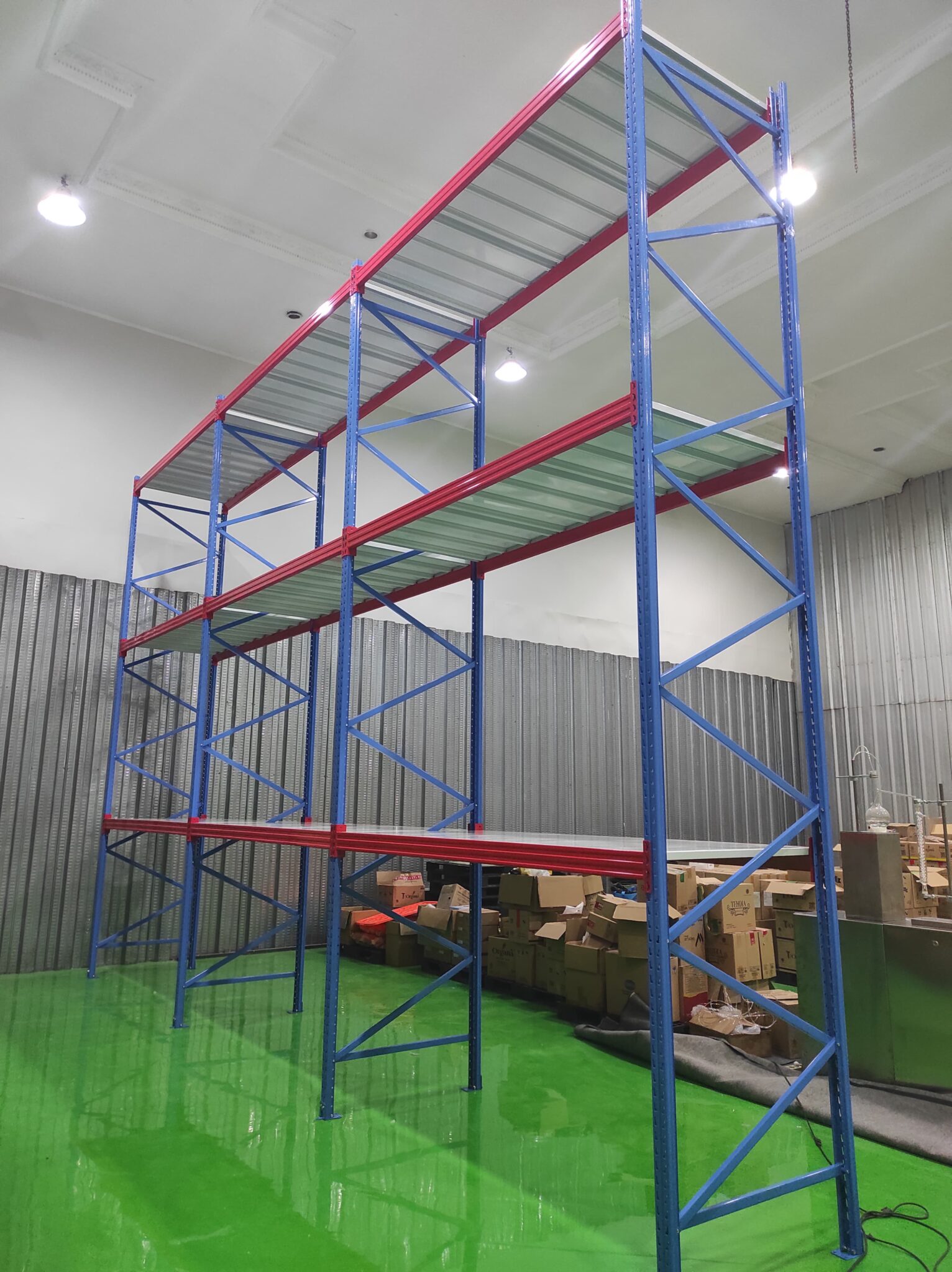 Pemasangan Rak Besi Gudang Heavy Duty Tipe RR-1000 di Kota Bandung