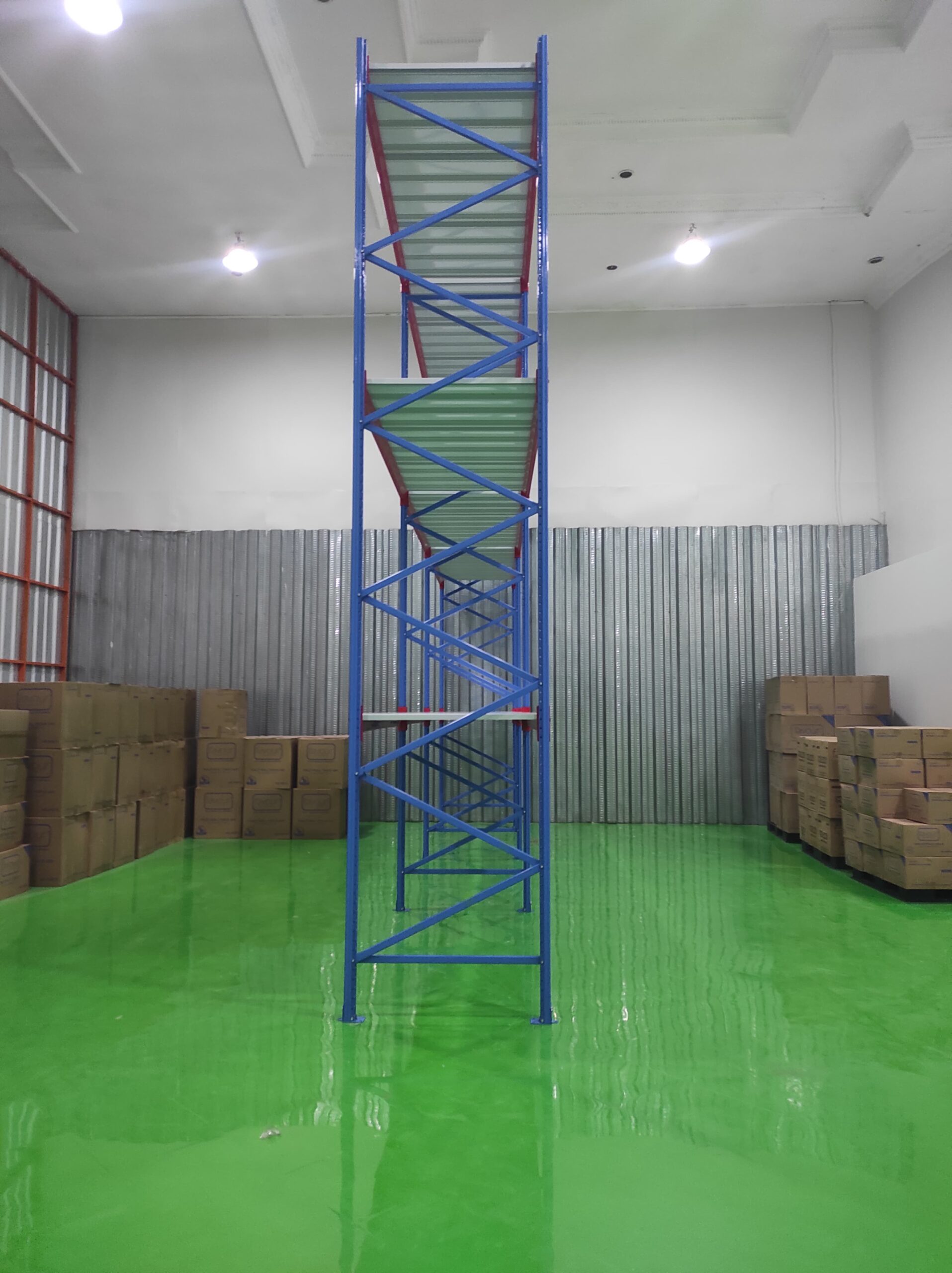 RAK BESI GUDANG UKURAN BESAR KAPASITAS 1 TON TIPE RR-1000